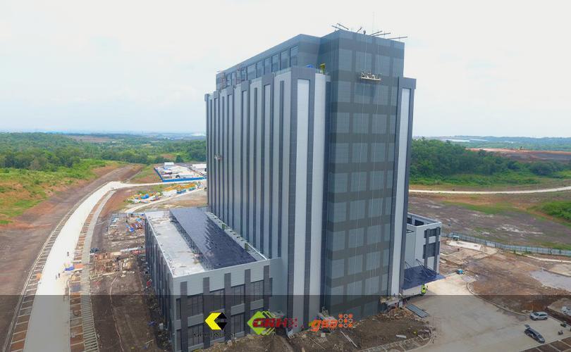 Bangunan Dengan ACP Yang Tampak Modern